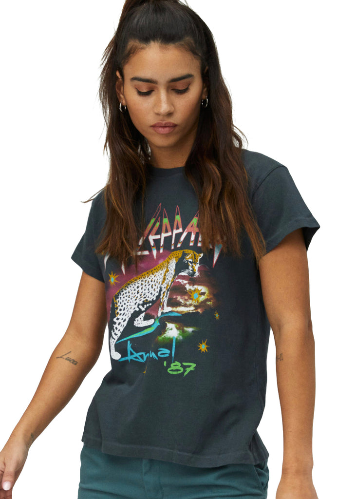Def Leppard Animals '87 Band Tee | Def Leppard Daydreamer Band Shirt ...